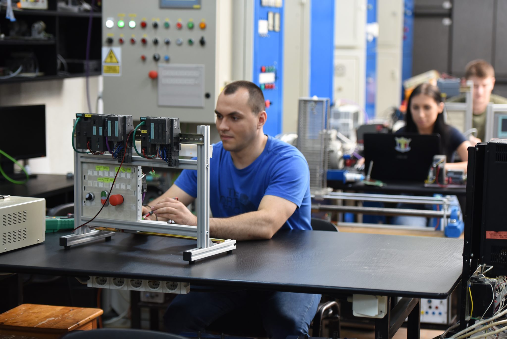 Homepage - Facultatea de Inginerie Electrică și Știința Calculatoarelor